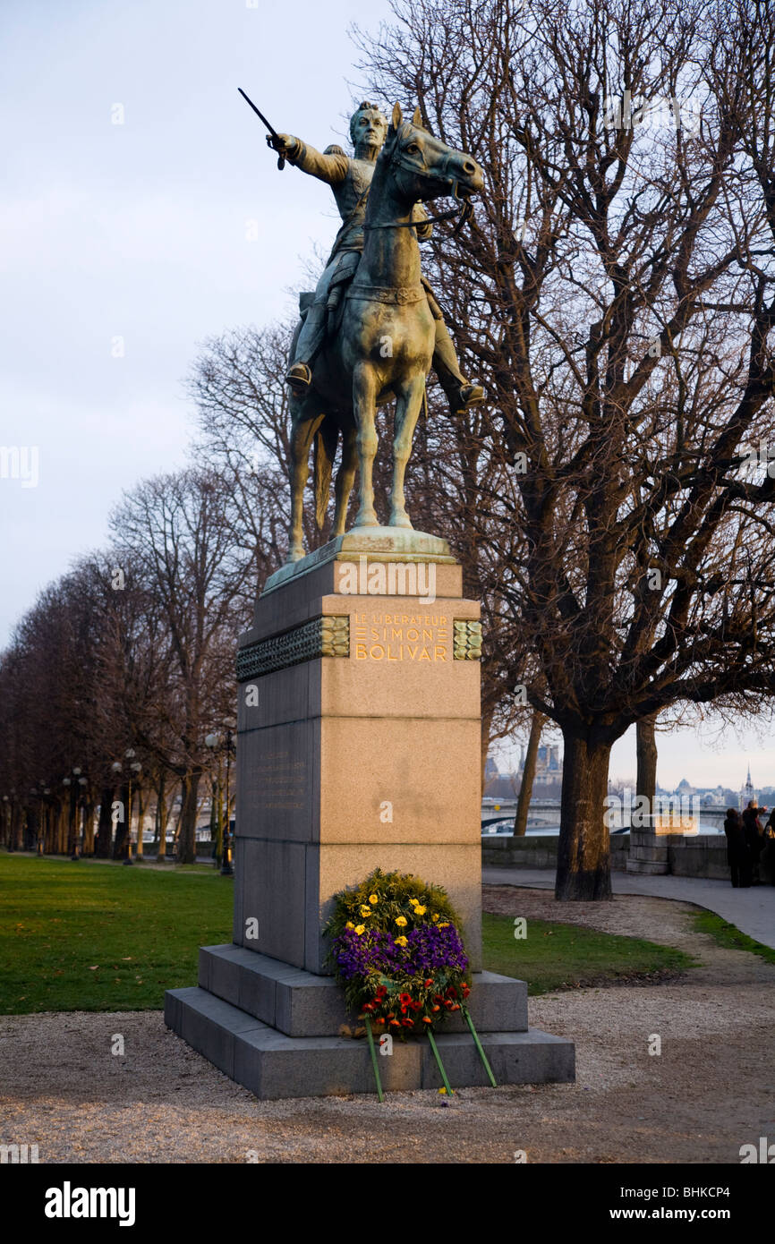Simon bolivar statue on hi-res stock photography and images - Alamy