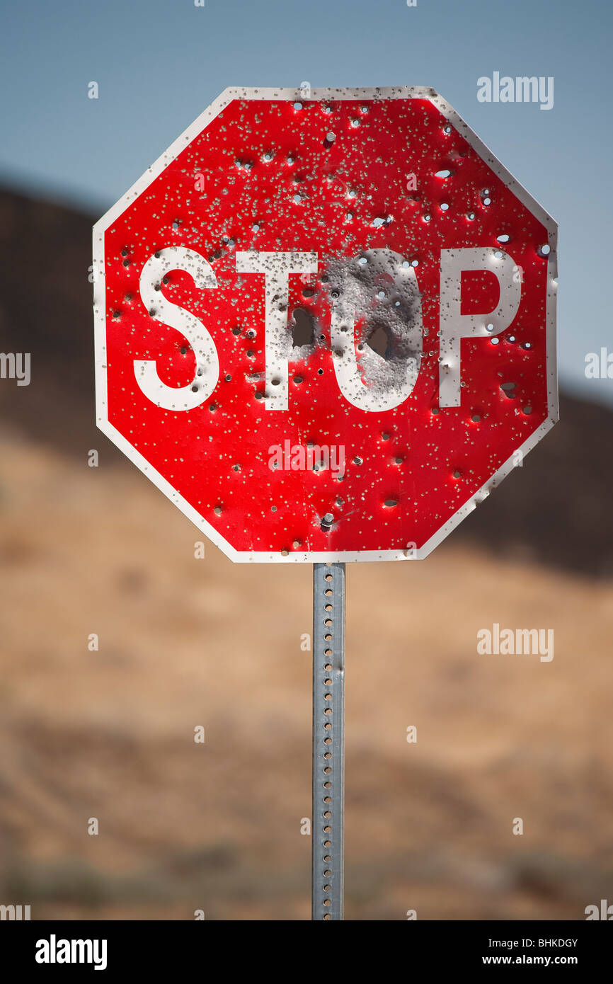 Target signs hi-res stock photography and images - Alamy