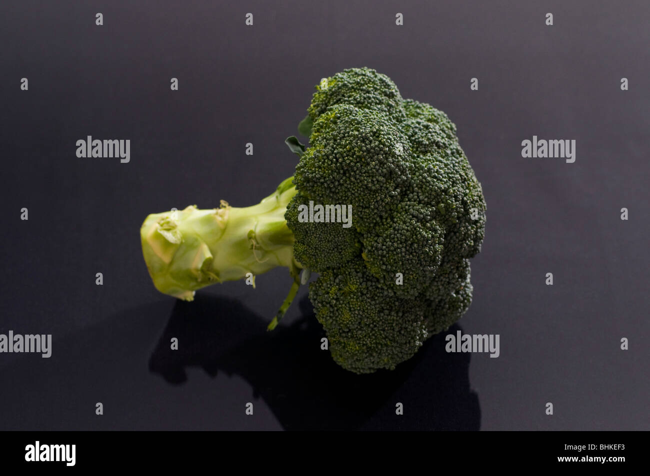 Broccoli bunches hi-res stock photography and images - Alamy
