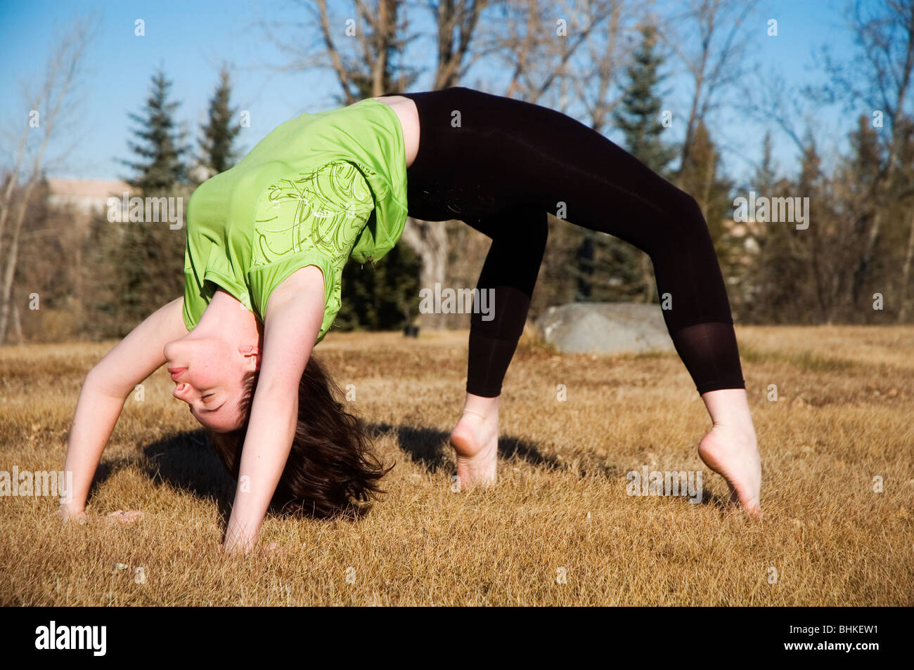 Crab pose hi-res stock photography and images - Alamy
