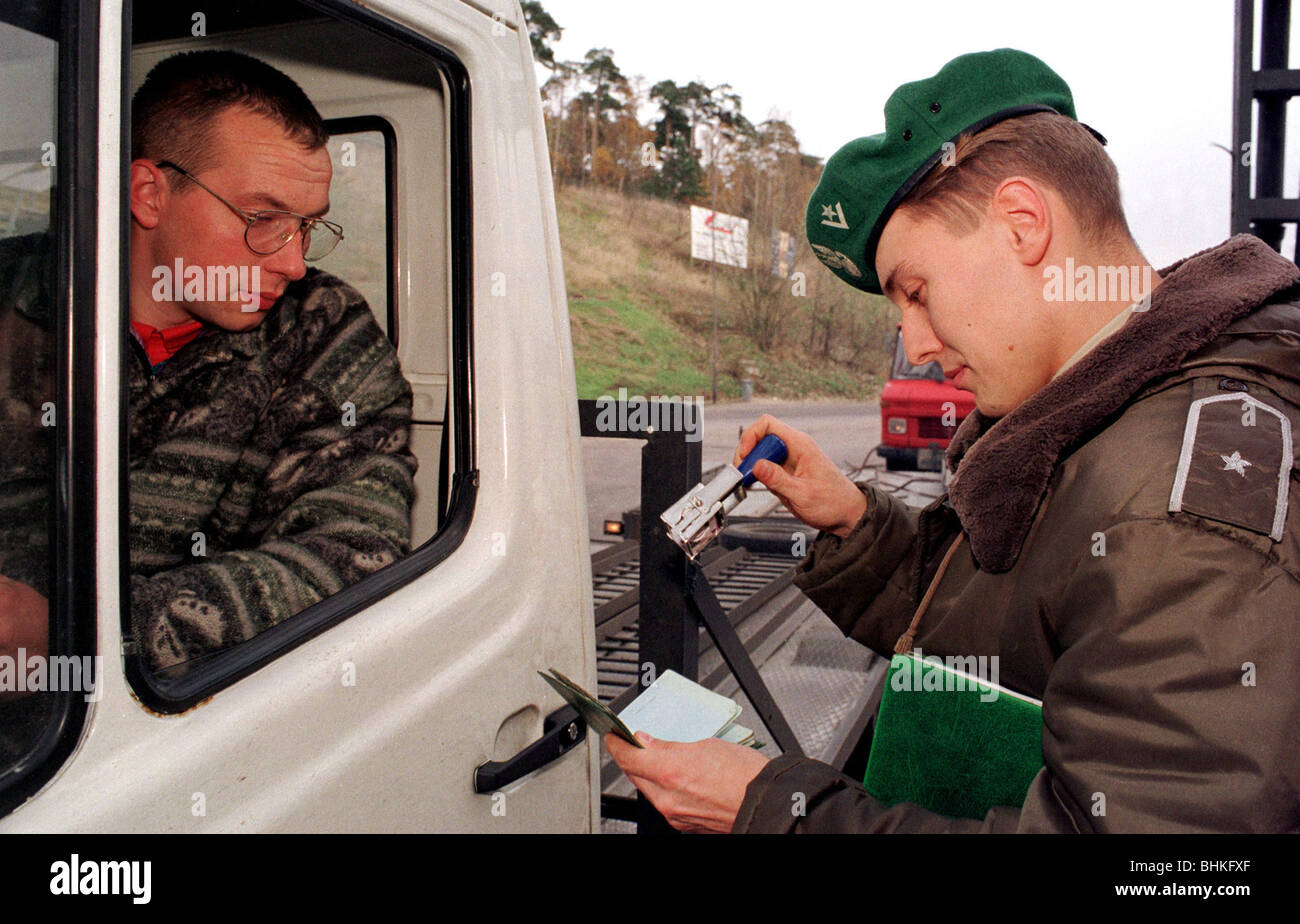 German border police hi-res stock photography and images - Alamy