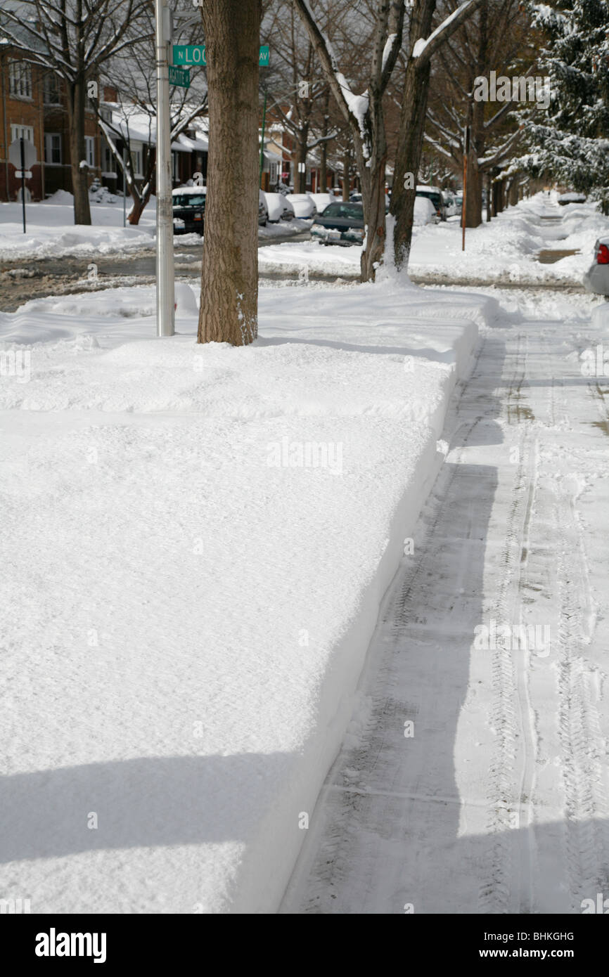 Shoveled sidewalk hi-res stock photography and images - Alamy