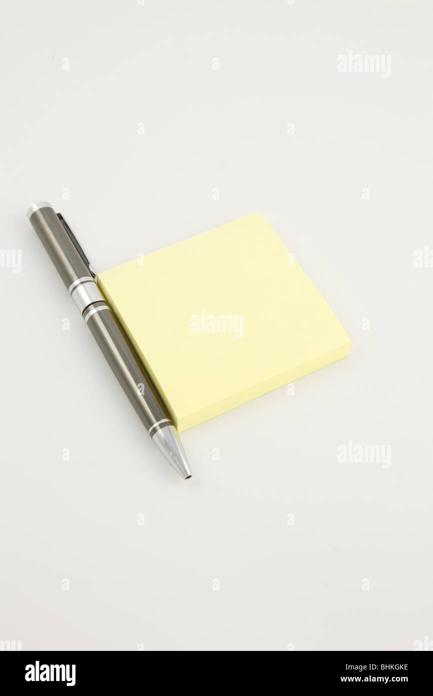 Yellow pad writing hi-res stock photography and images - Alamy