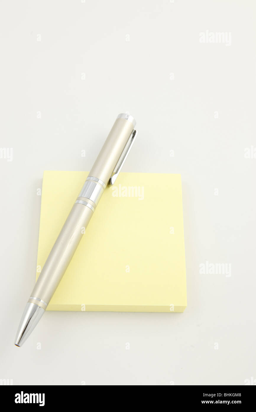 Yellow pad writing hi-res stock photography and images - Alamy