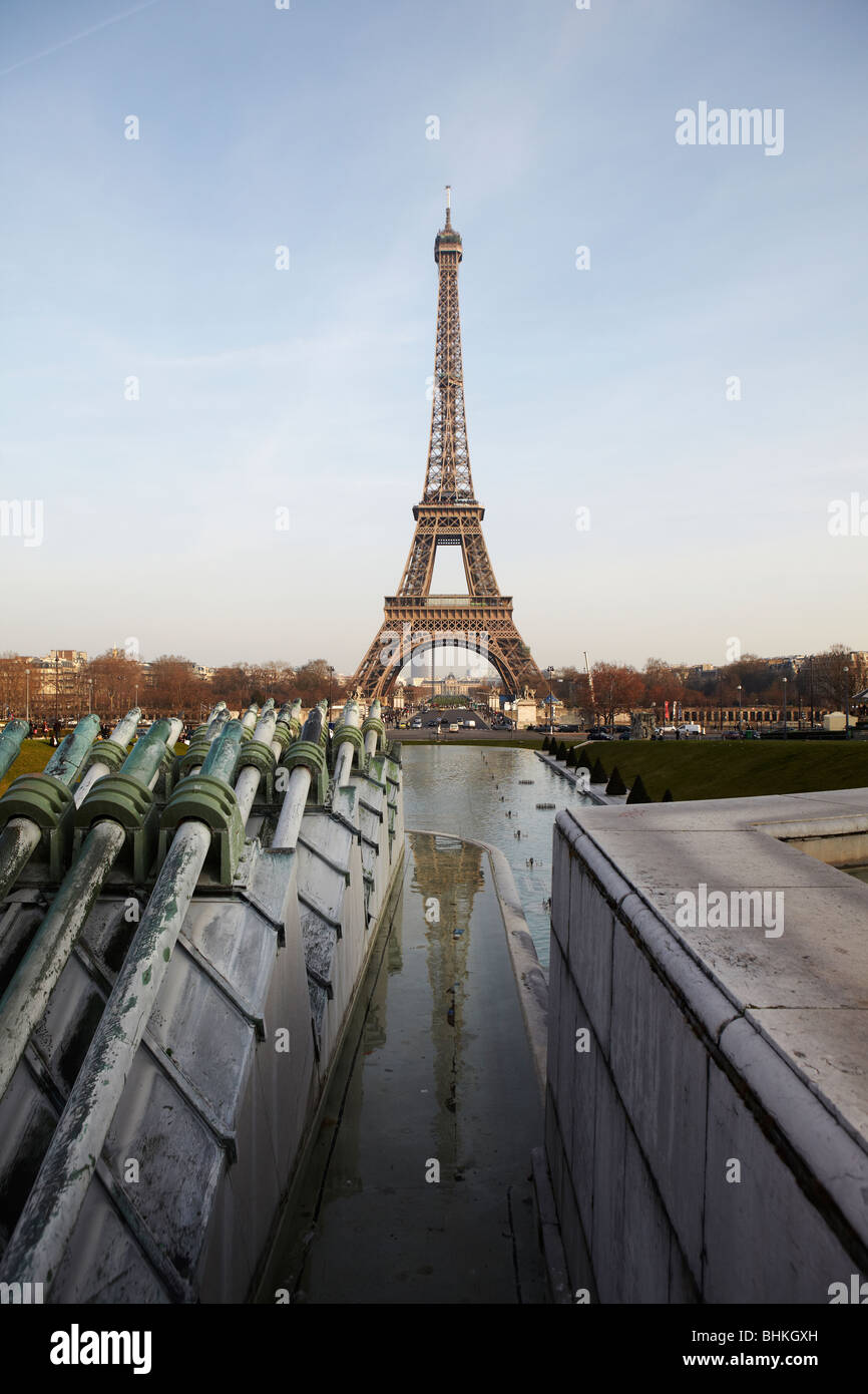 Fountain in front of the Eiffel Tower, Paris, France Stock Photo - Alamy