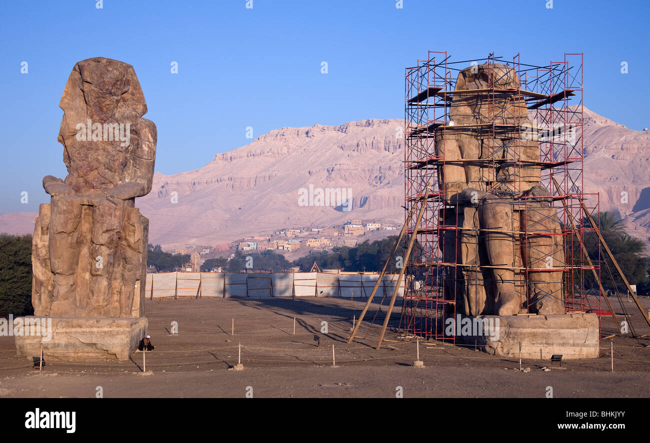 The Colossi of Memnon, twin statues of Amenhotep III Stock Photo - Alamy