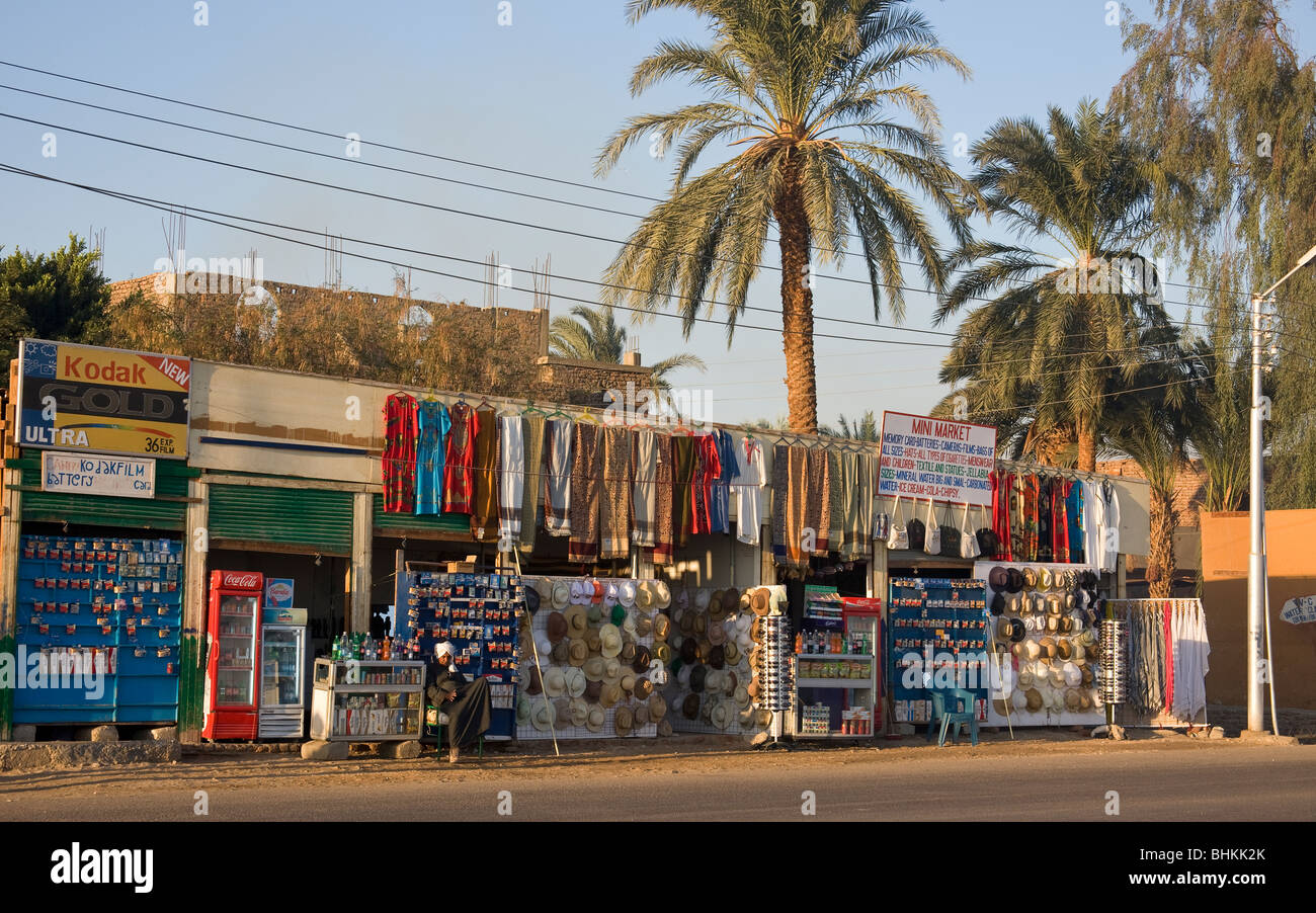 Mini market hi-res stock photography and images - Alamy