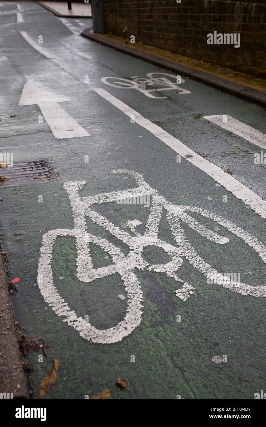Cycle lane sign Stock Photo - Alamy