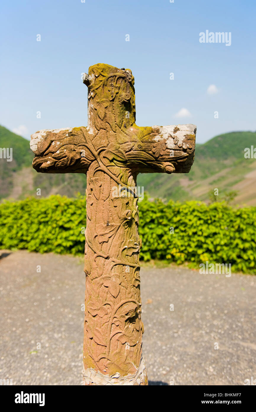 Simple cross hi-res stock photography and images - Alamy