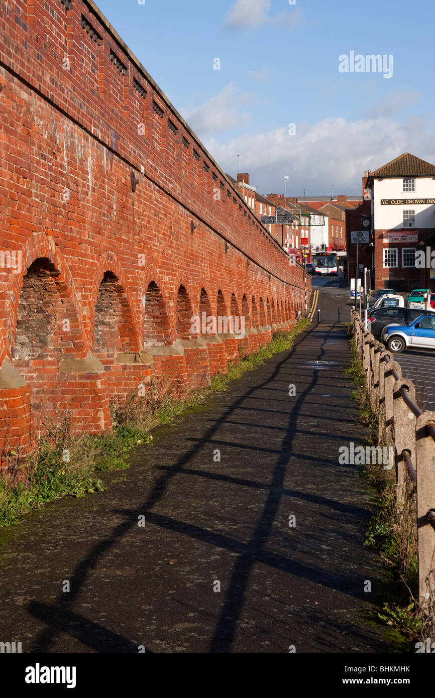 Old brick bridge uk hi-res stock photography and images - Alamy