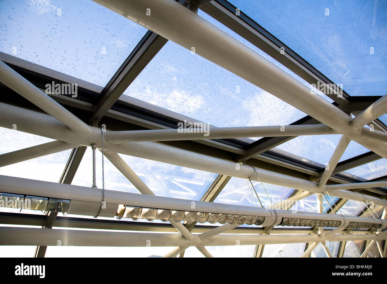 Tubular steel bridge hi-res stock photography and images - Alamy