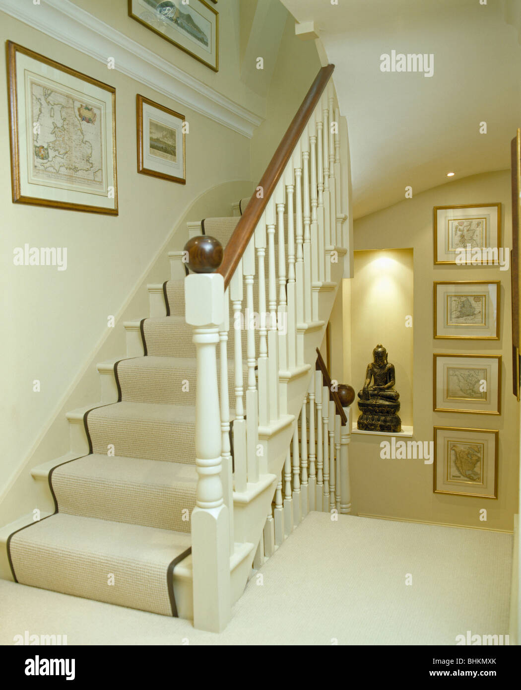 Cream carpet on landing and staircase with white banisters Stock Photo ...