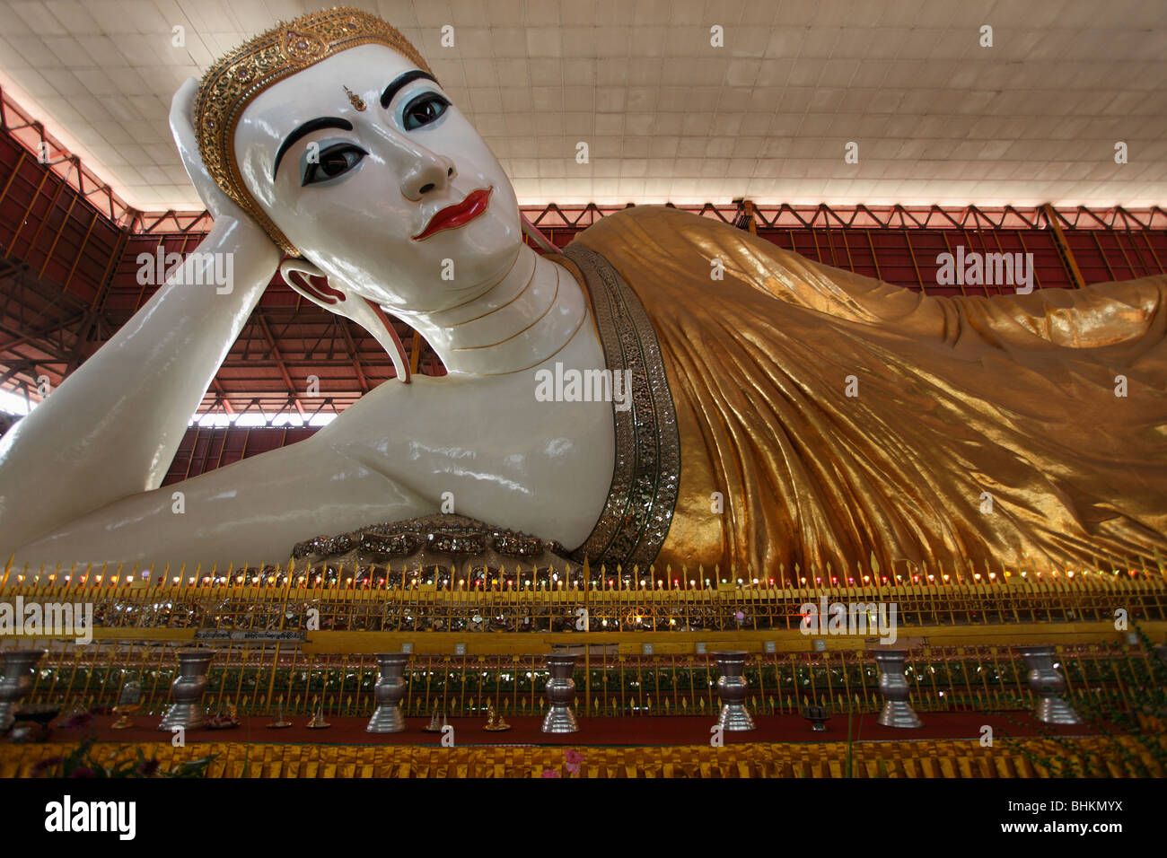Myanmar, Burma, Yangon, Rangoon, Chaukhtatgyi Pagoda, Buddha statue ...