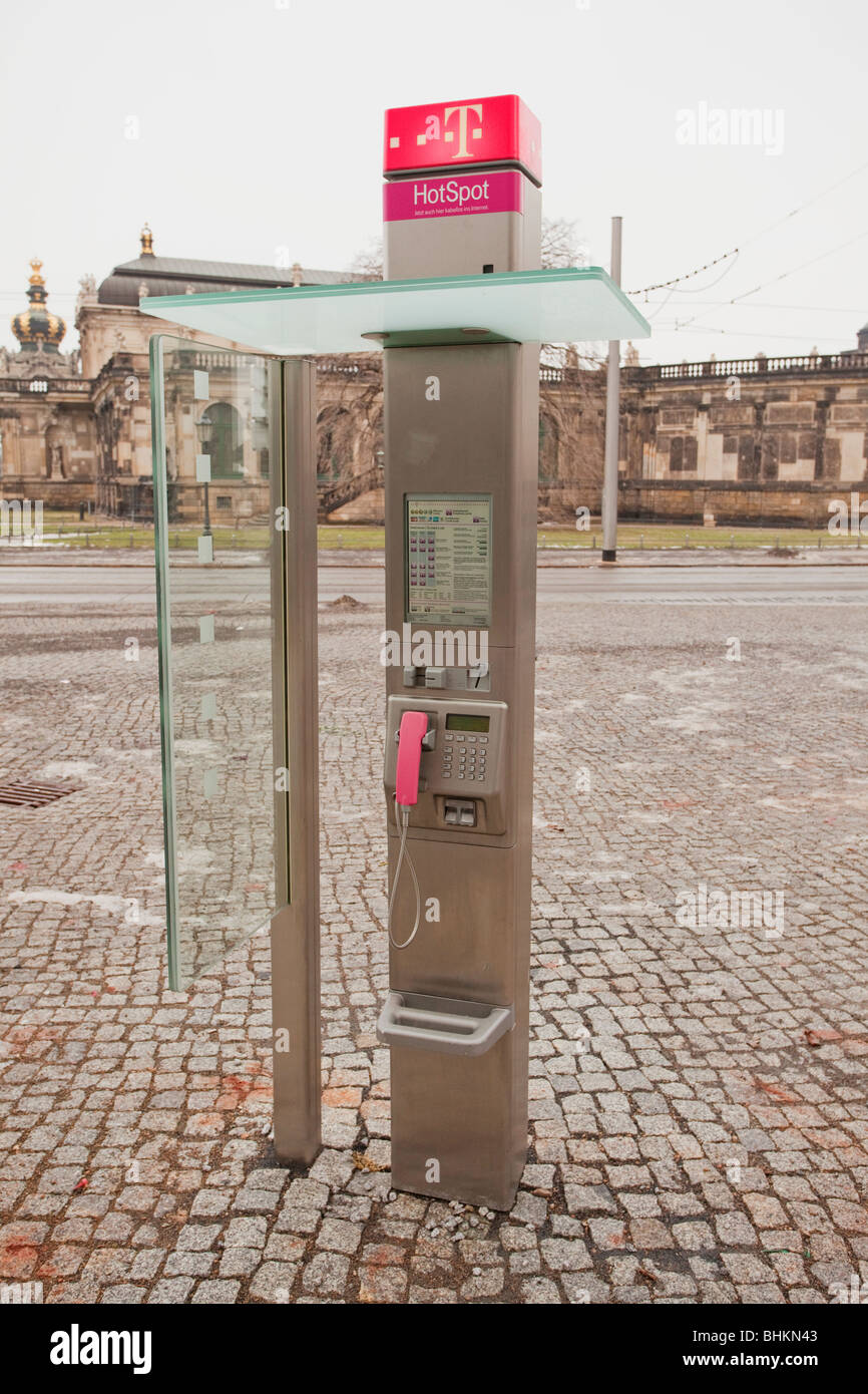 Pay telephone and receiver hi-res stock photography and images - Alamy