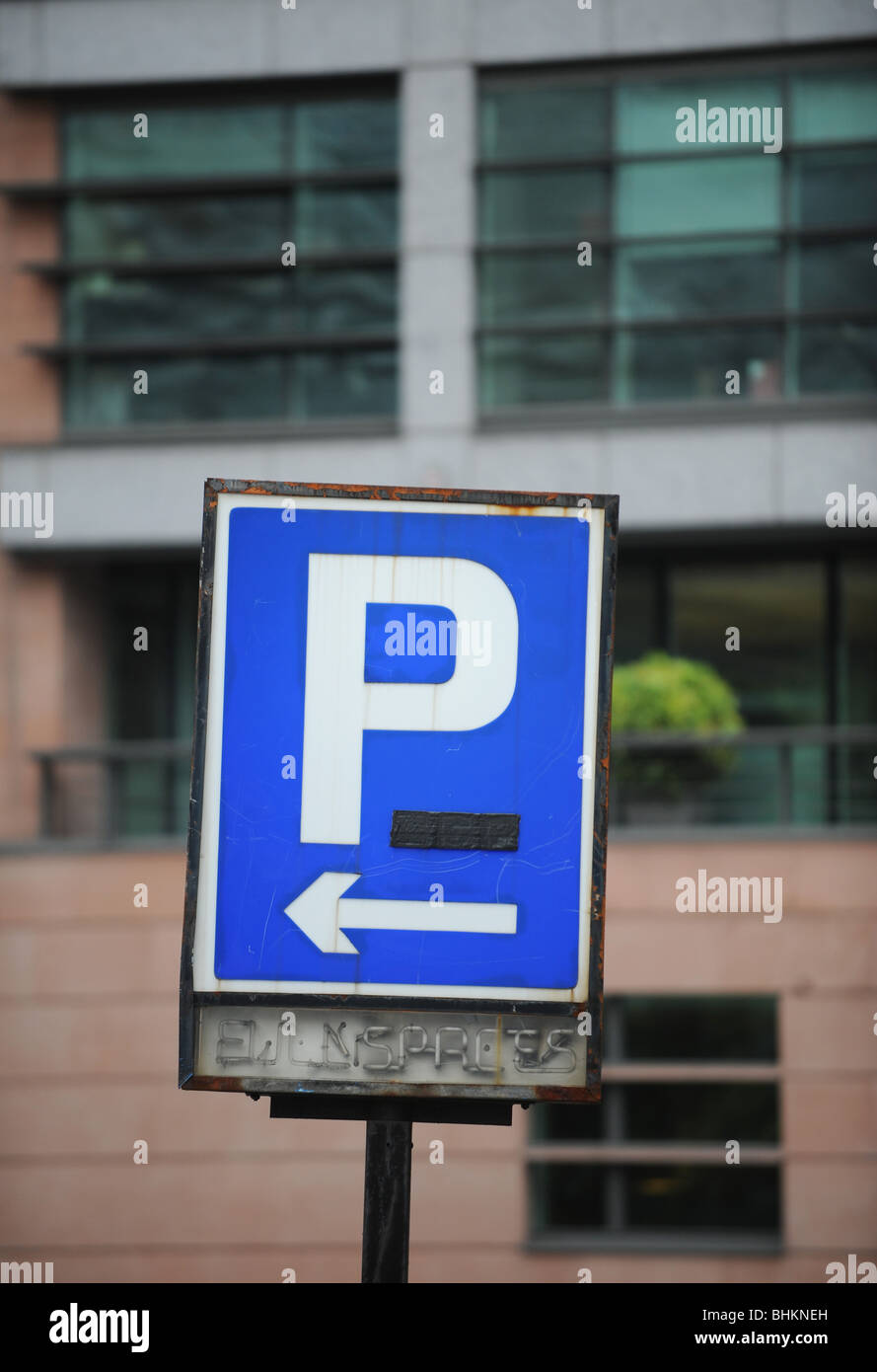 Car parking sign hi-res stock photography and images - Alamy