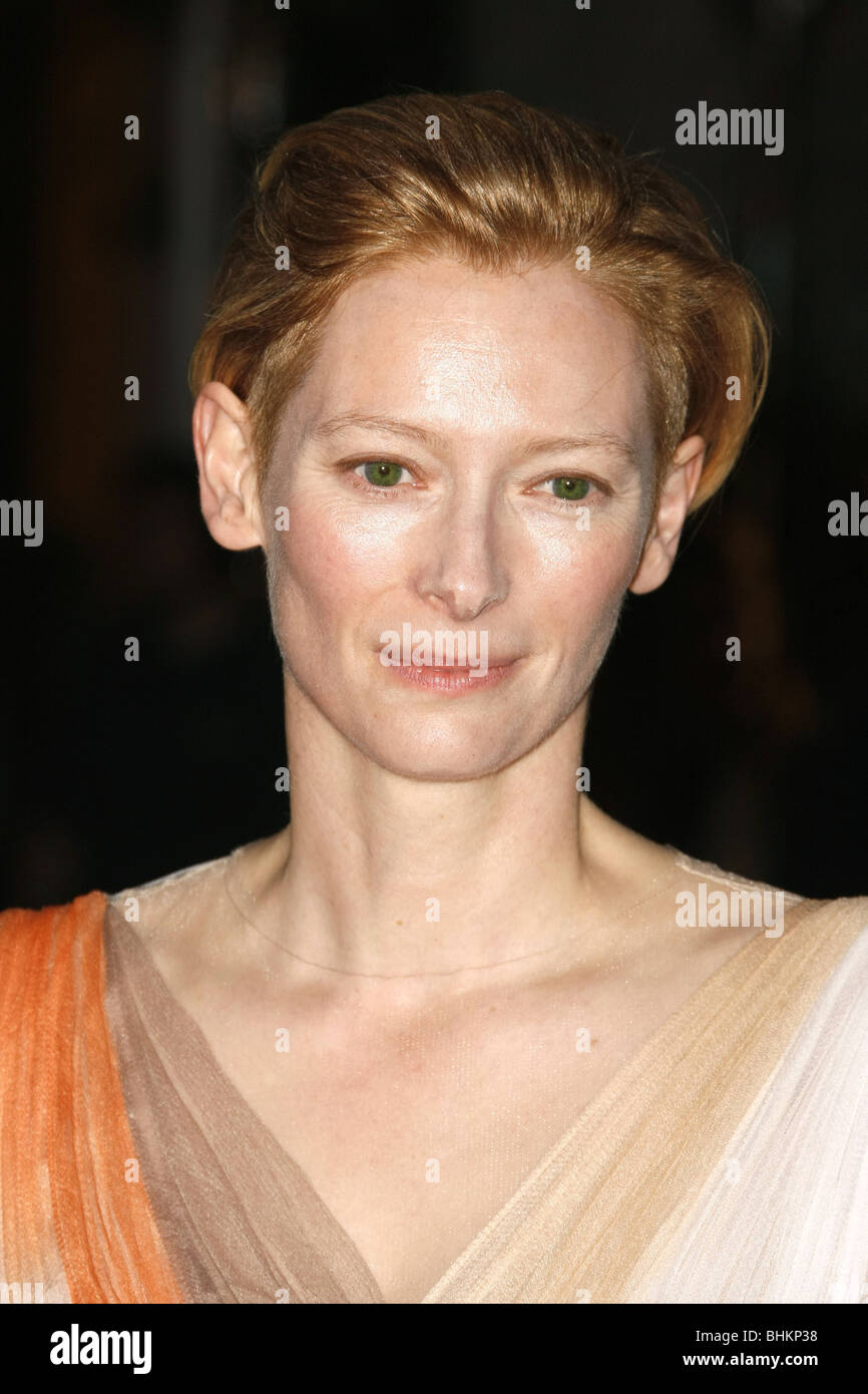 Tilda swinton benjamin button hi-res stock photography and images - Alamy