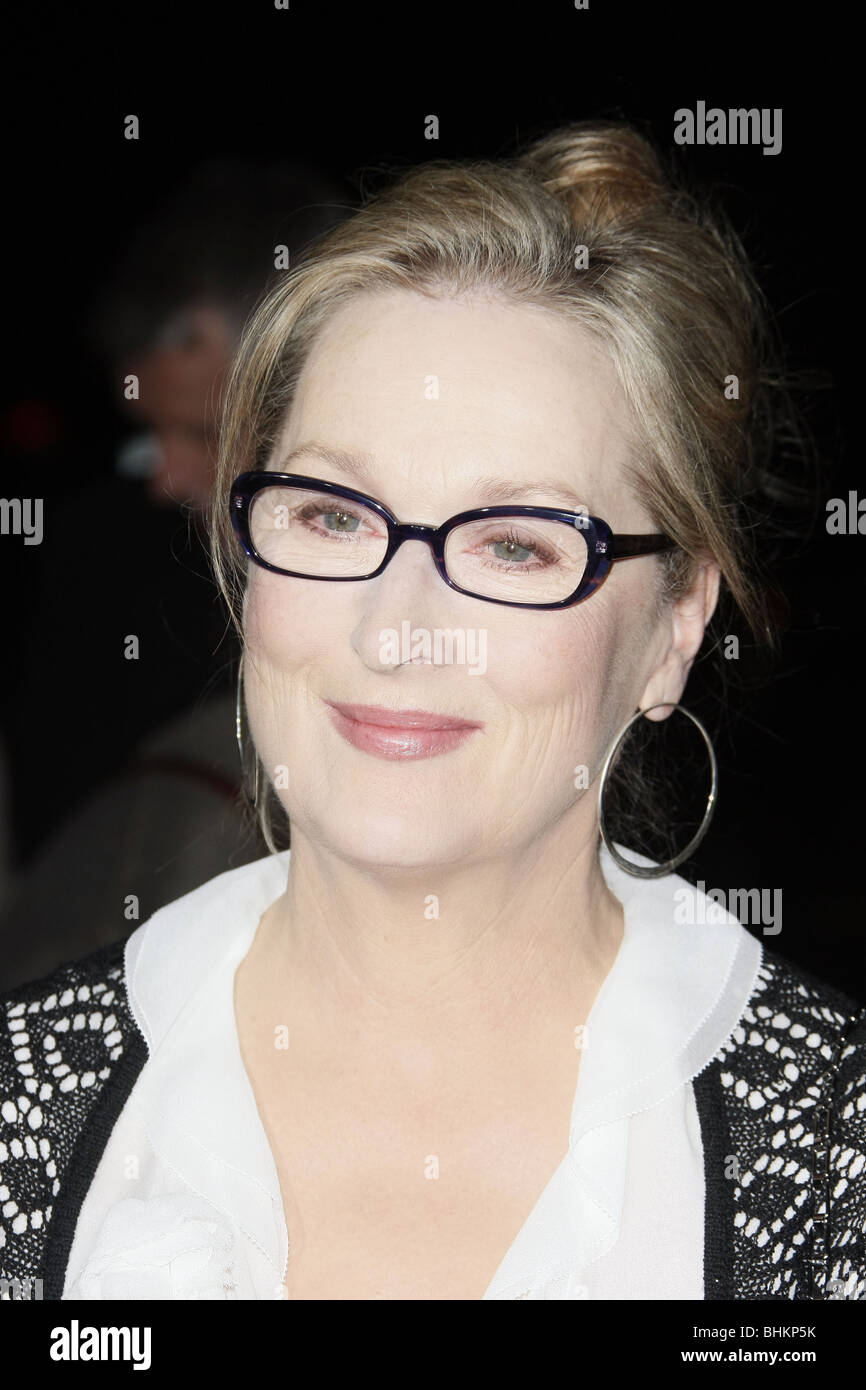 Doubt 2008 meryl streep hi-res stock photography and images - Alamy