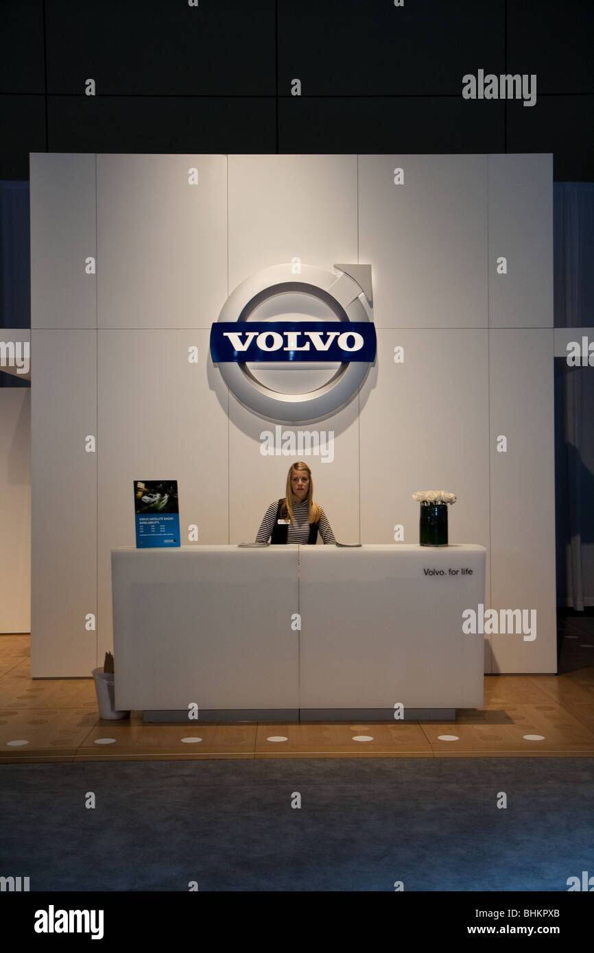volvo autoshow carshow booth woman Stock Photo - Alamy