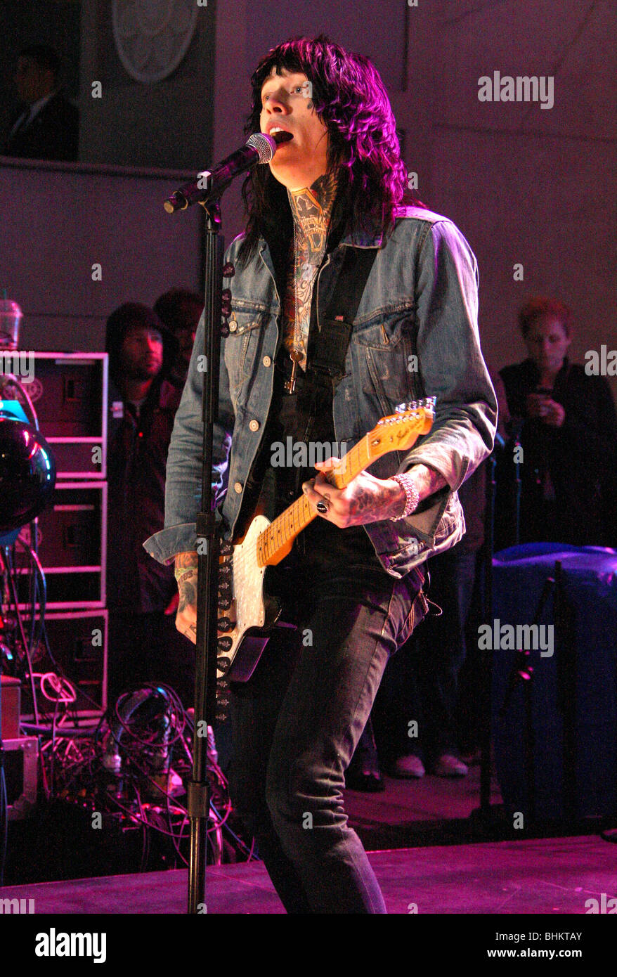 TRACE CYRUS ALICE IN WONDERLAND GREAT BIG ULTIMATE FAN EVENT HOLLYWOOD ...