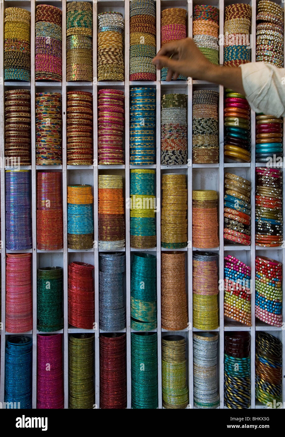 Bangles shop rajasthan hi-res stock photography and images - Alamy