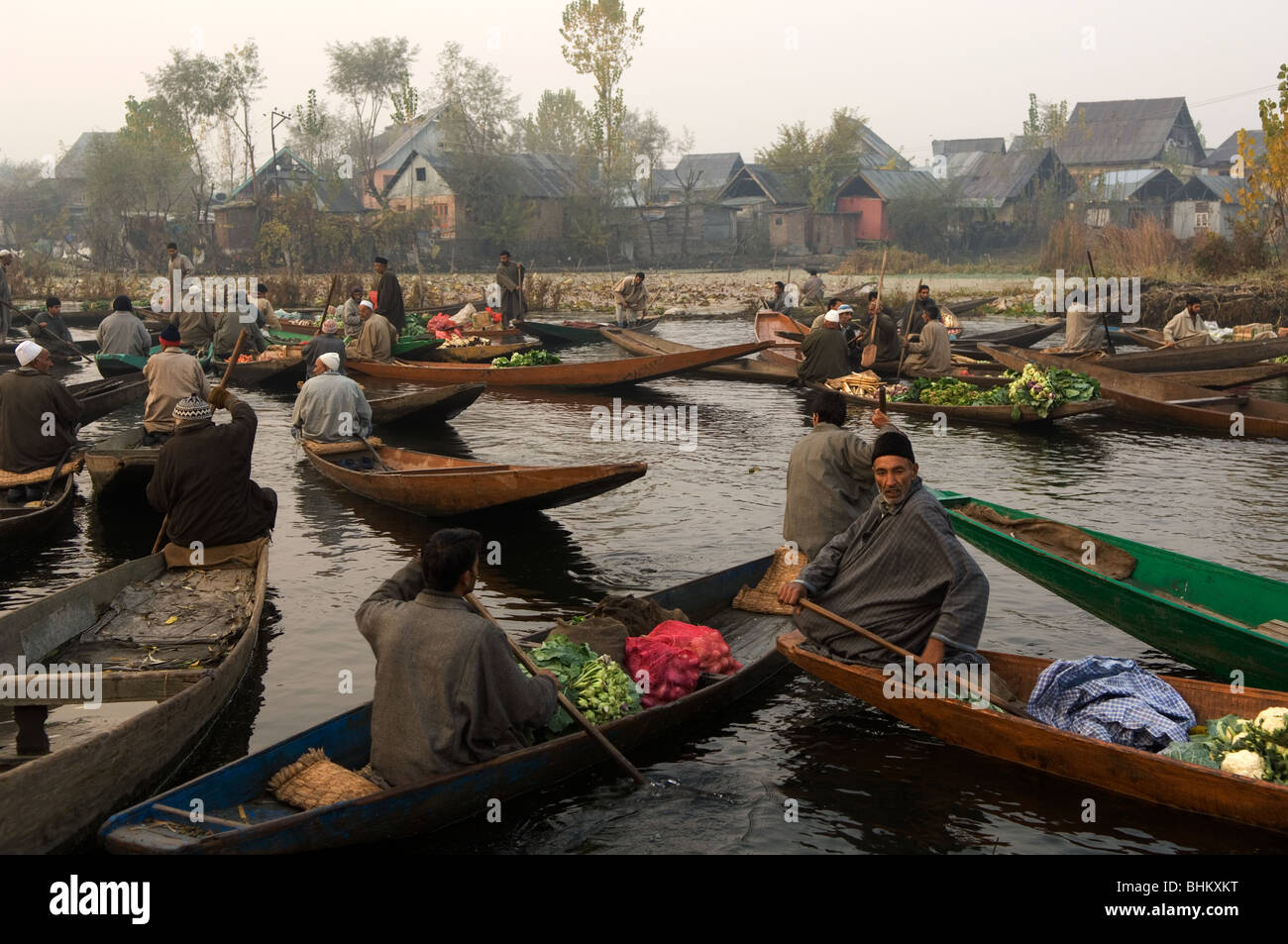 Floating Market workers, Dal Lake, Srinagar, Kashmir, India Stock Photo ...
