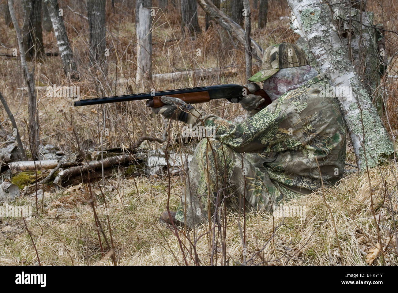 Hunter pointing gun hi-res stock photography and images - Alamy