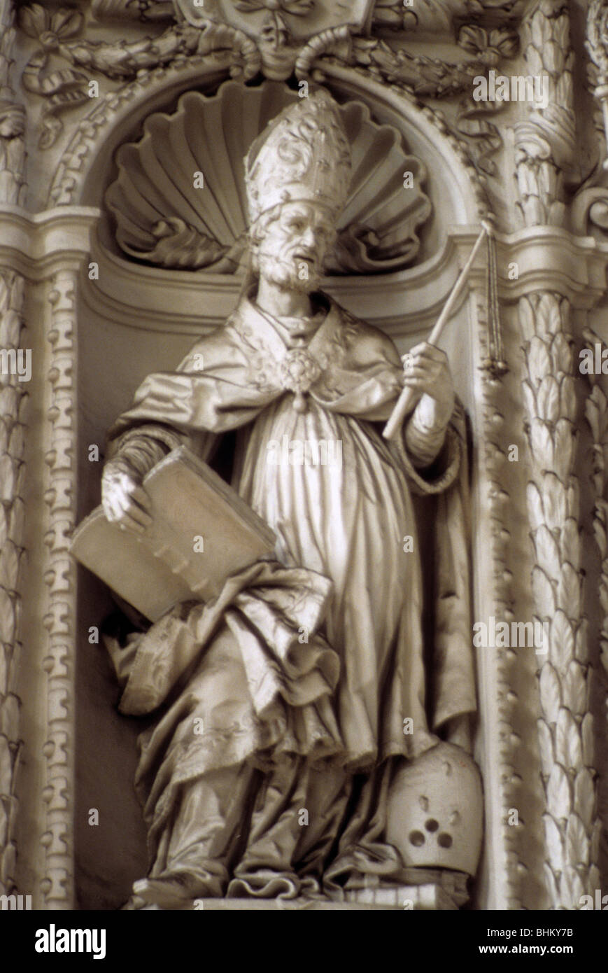 Statue pope St. Augustine Stock Photo - Alamy