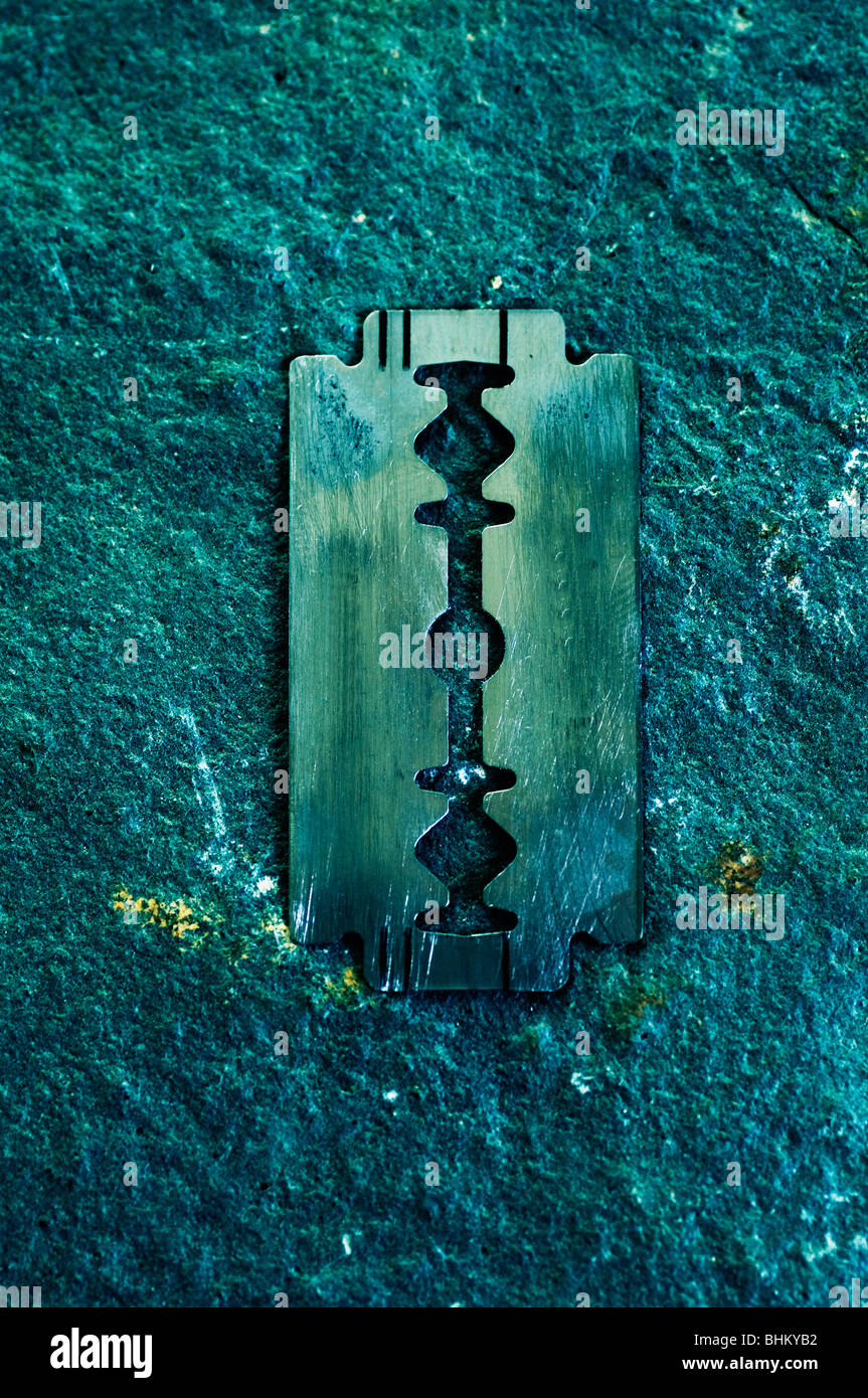 Razor blade close up hi-res stock photography and images - Alamy
