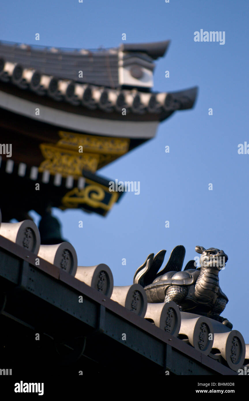 Osaka castle roof hi-res stock photography and images - Alamy