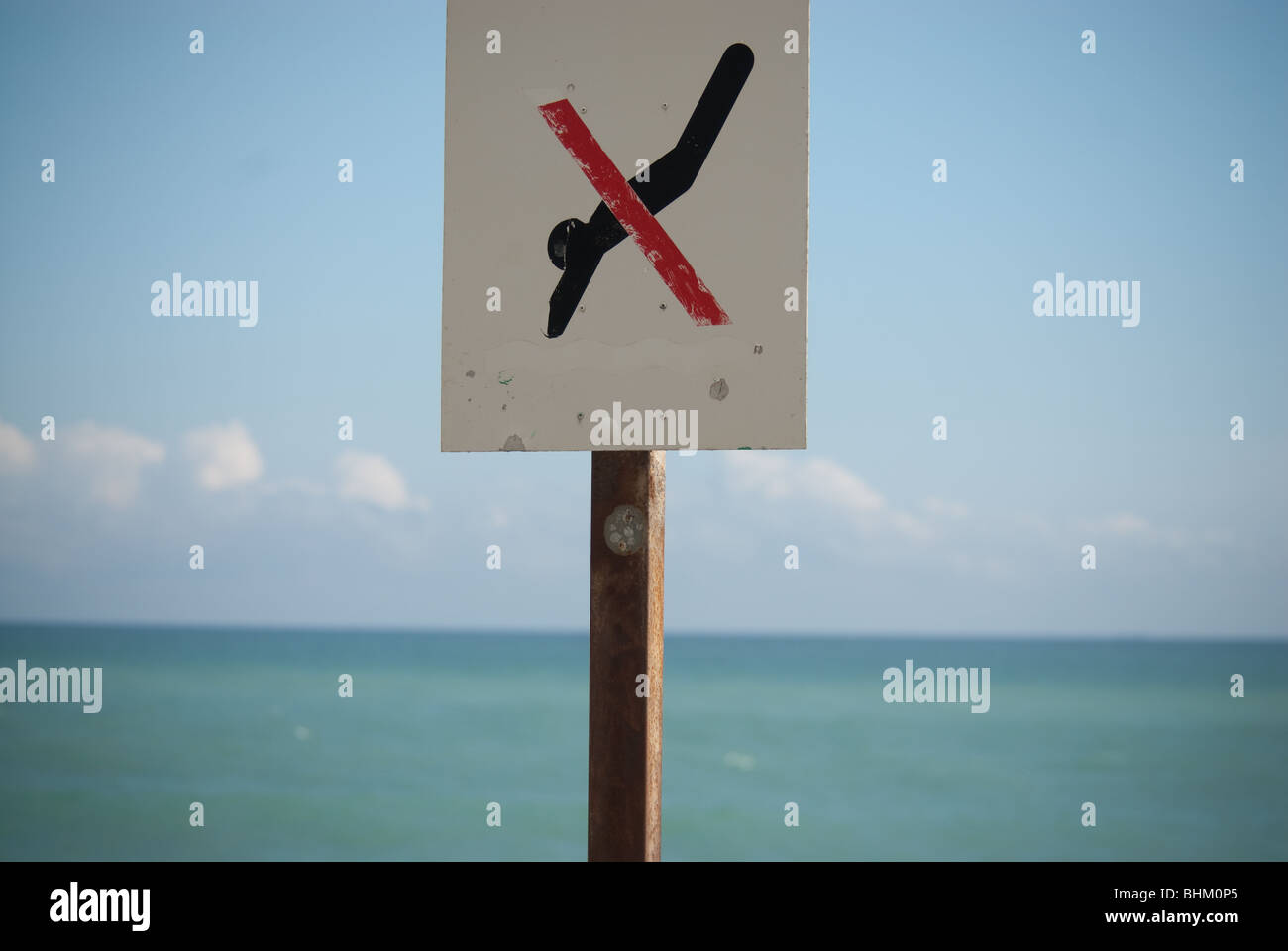 No Diving sign on a beach Stock Photo - Alamy