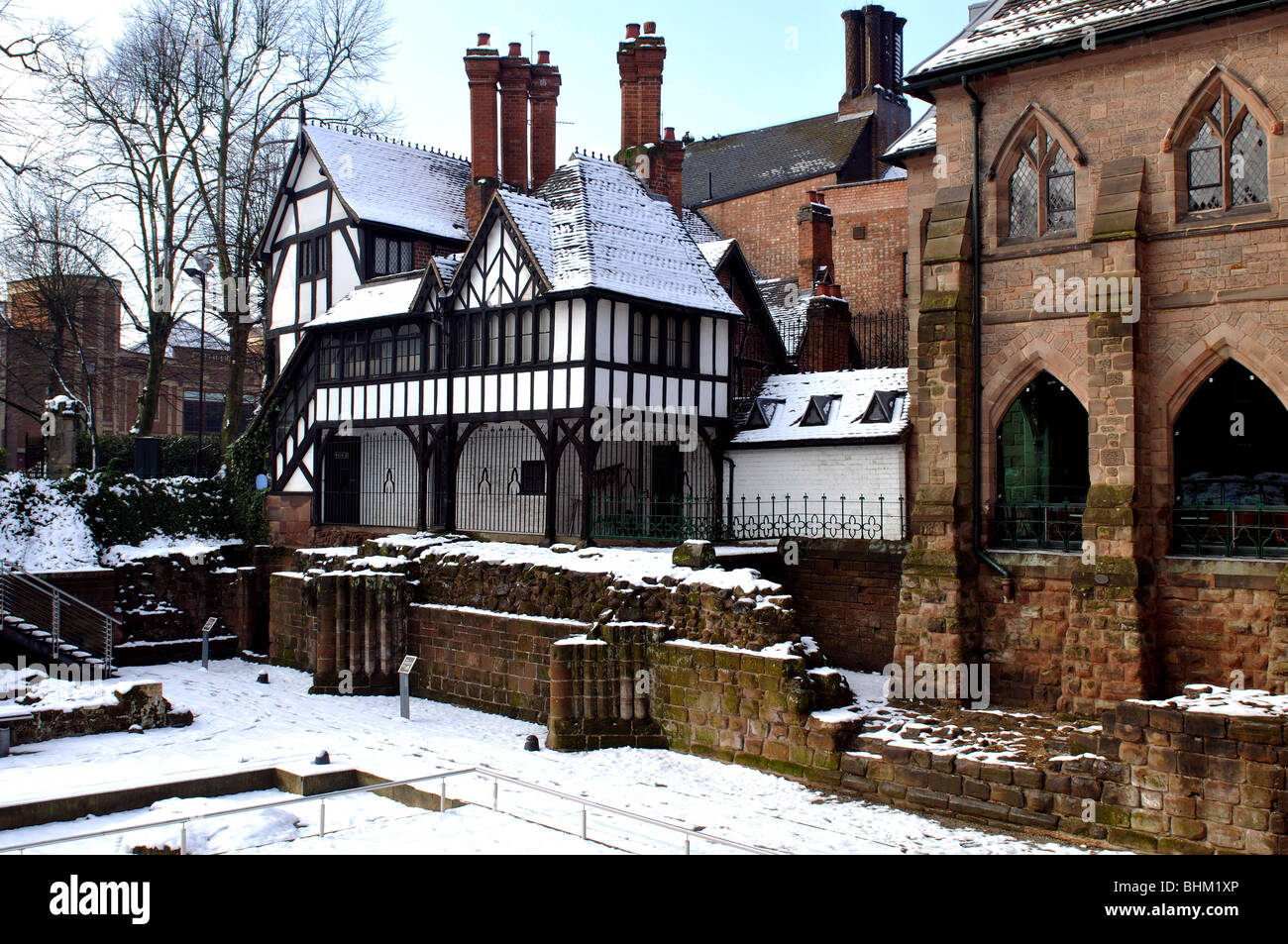 Lychgate Cottages, Priory Row, with snow, Coventry, England, UK Stock ...