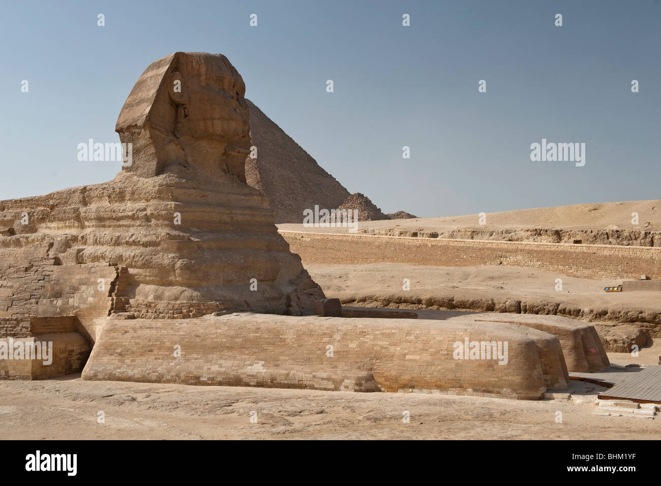 The Great Sphinx of Giza and Great Pyramid of Khufu, Egypt Stock Photo ...