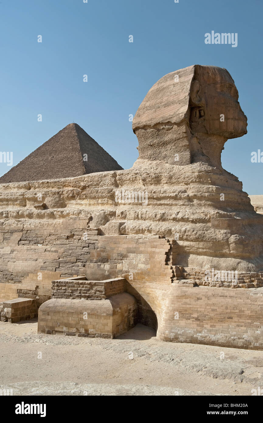 The Great Sphinx of Giza and Great Pyramid of Khufu, Egypt Stock Photo ...