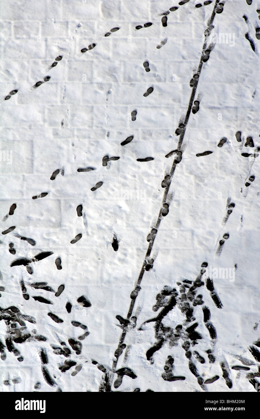Footprints in the pavement hi-res stock photography and images - Alamy