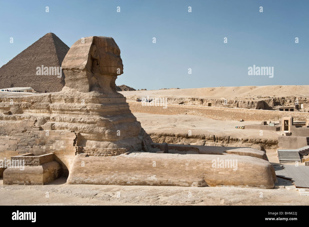 The Great Sphinx of Giza and Great Pyramid of Khufu, Egypt Stock Photo ...