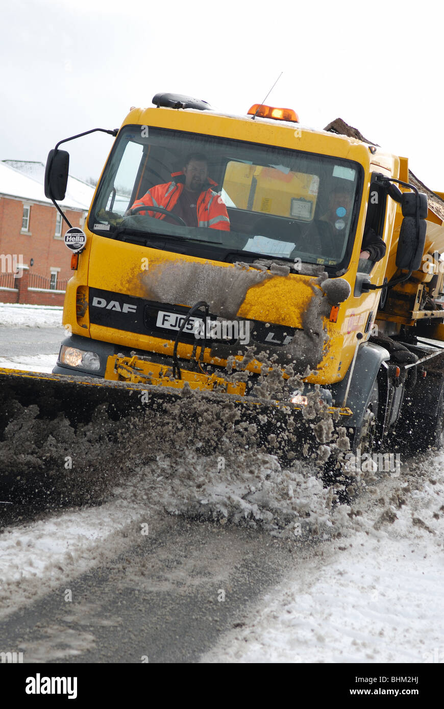 Gritter lorry hi-res stock photography and images - Alamy