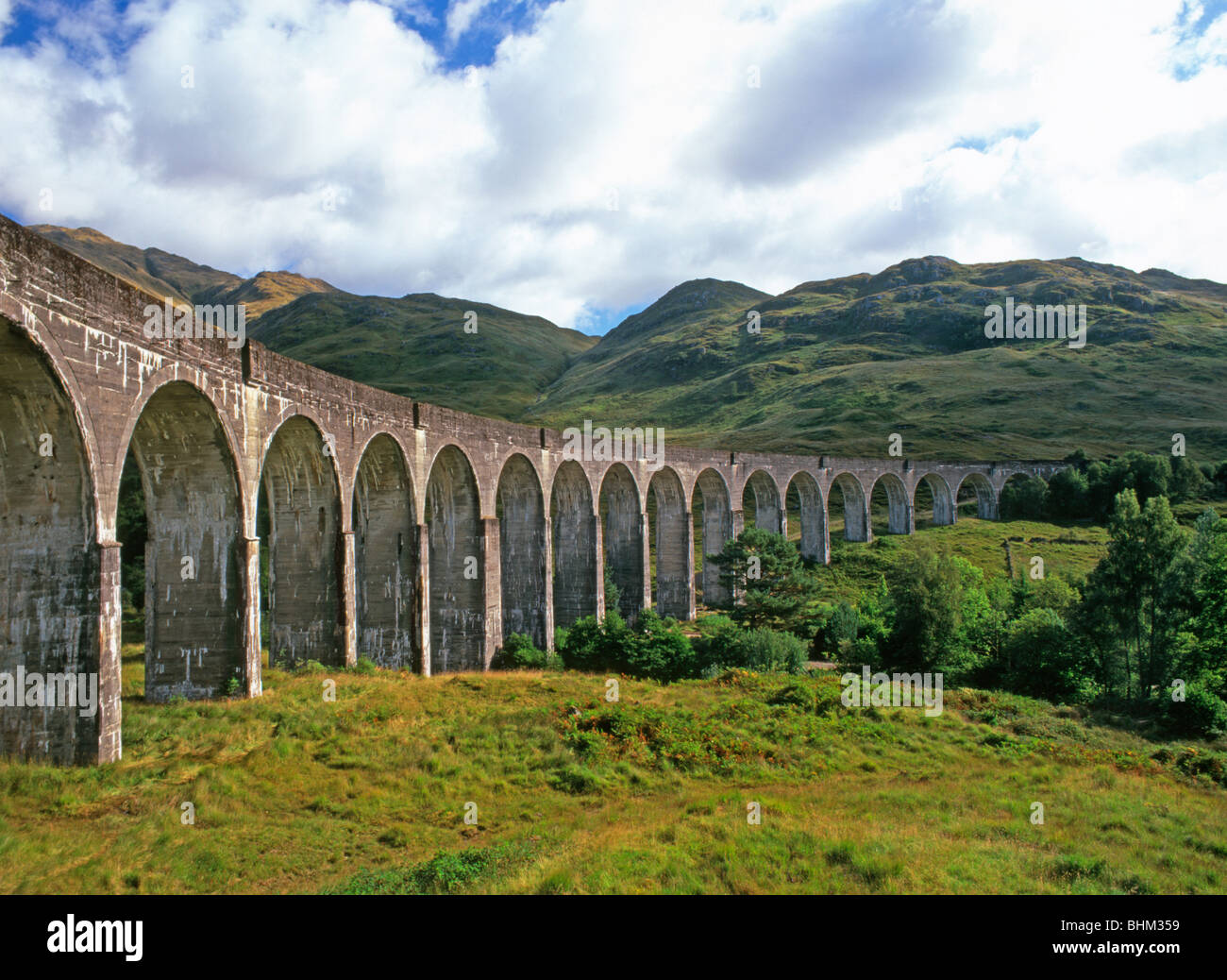 Railway viaduct construction work hi-res stock photography and images ...
