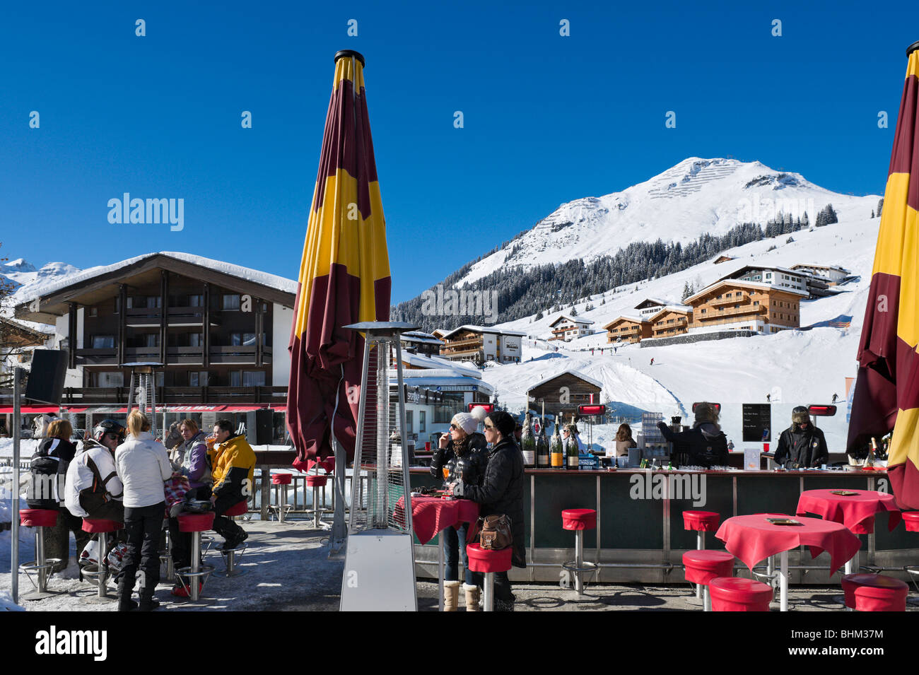 Outdoor cafe by ski slope hi-res stock photography and images - Alamy