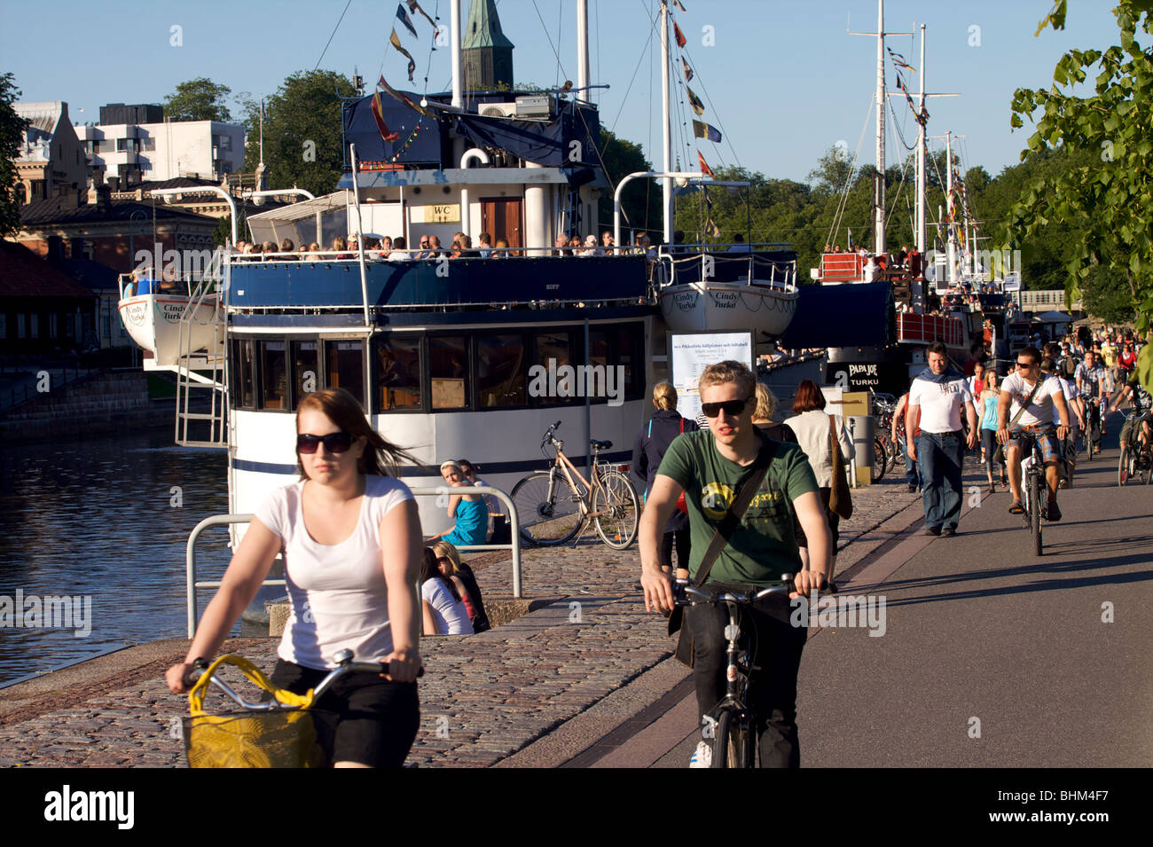 Vertical picture with bicycles hi-res stock photography and images - Alamy