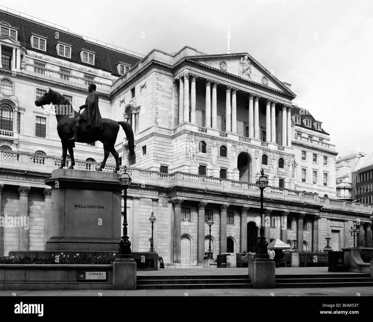Black and white london bankers hi-res stock photography and images - Alamy