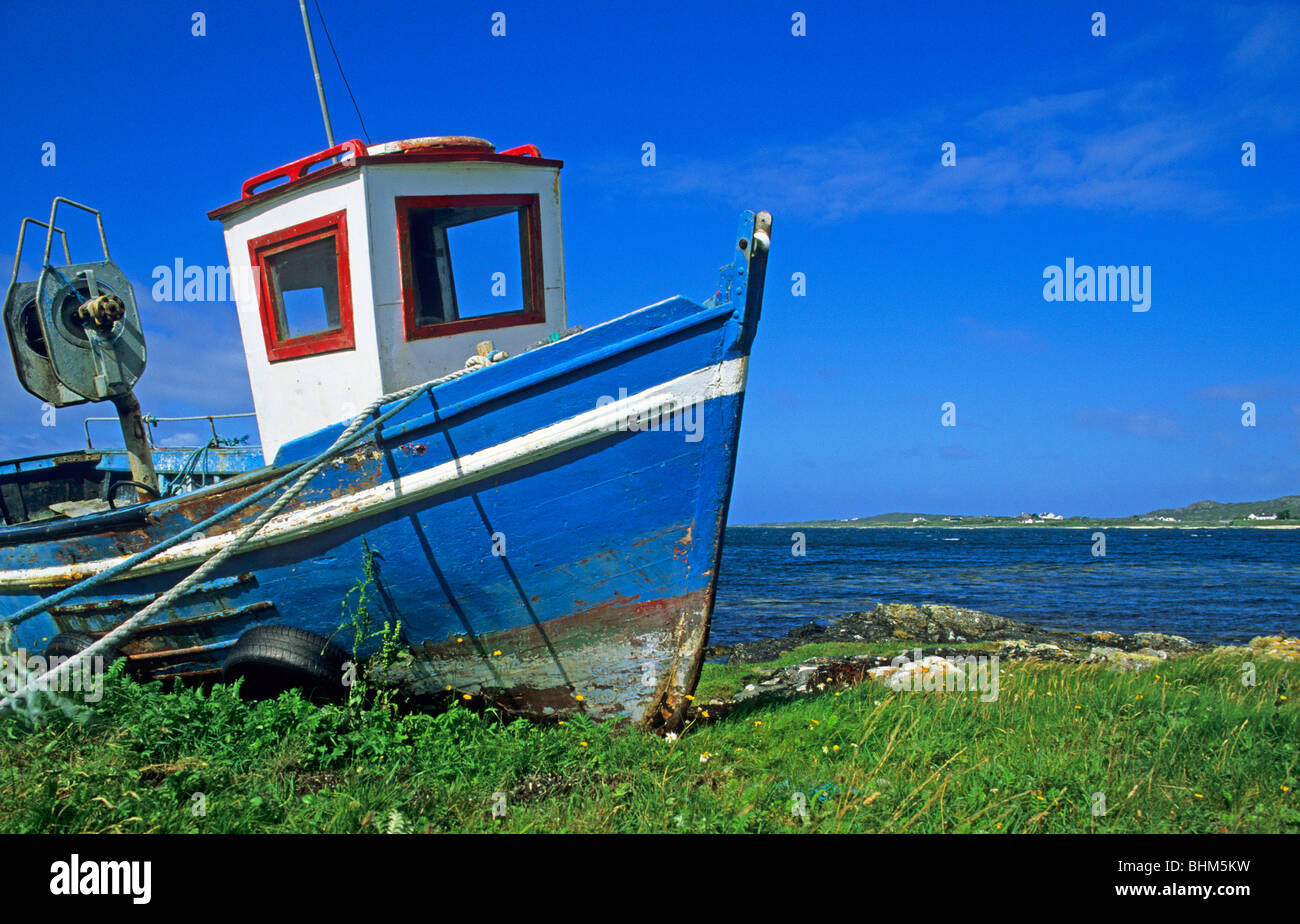 Boat near connemara hi-res stock photography and images - Alamy