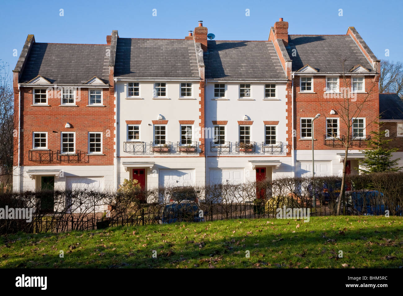 Row of modern terraced cottages in contemporary style Stock Photo - Alamy