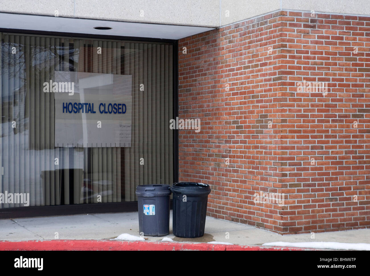 Hospital Closed Sign High Resolution Stock Photography and Images - Alamy
