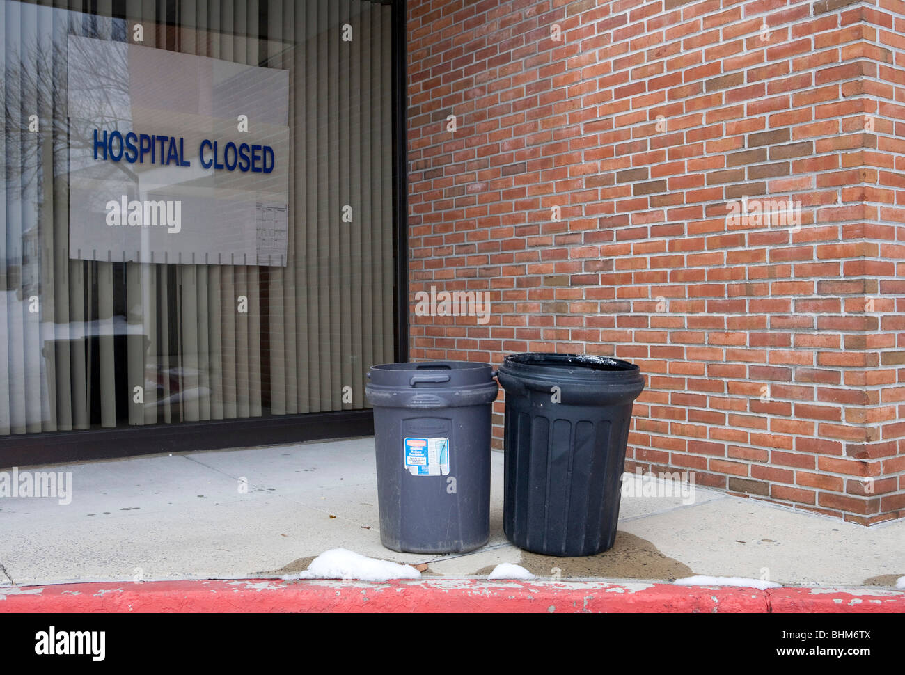 Hospital closed hi-res stock photography and images - Alamy