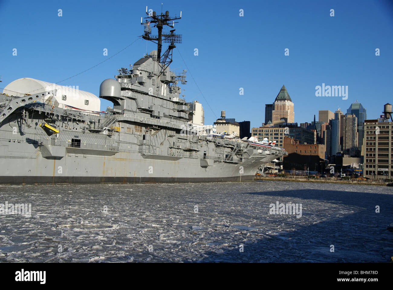 Intrepid new york city museum hi-res stock photography and images - Alamy