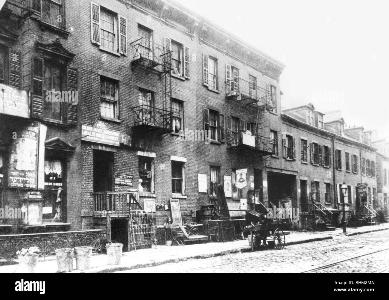 Tenement 1900s Stock Photos & Tenement 1900s Stock Images - Alamy