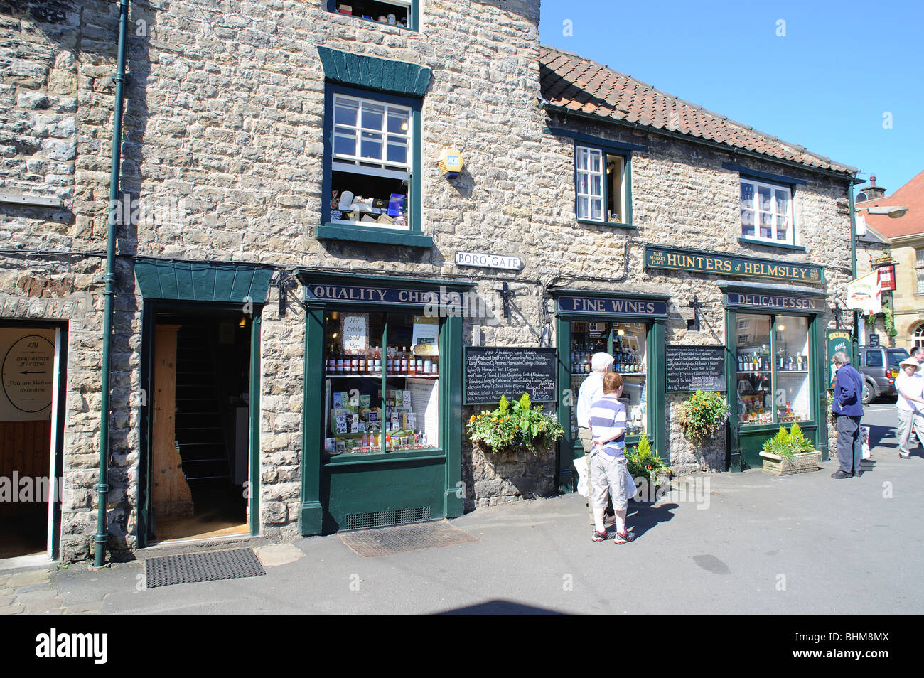 Small town shops uk hi-res stock photography and images - Alamy