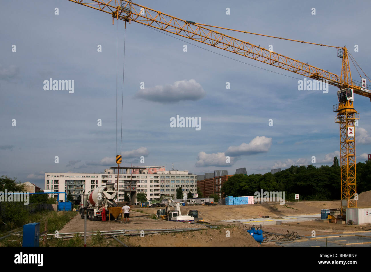Berlin germany construction workers construction hi-res stock ...