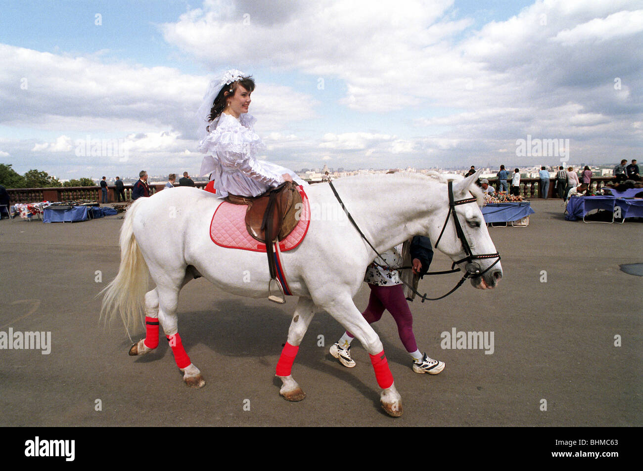 Bride white horse hi-res stock photography and images - Alamy