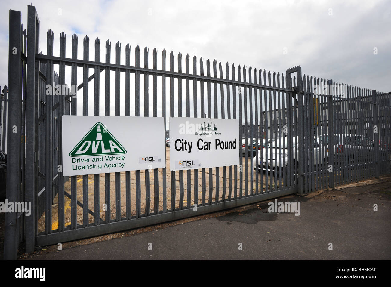 Vehicle pound hi-res stock photography and images - Alamy